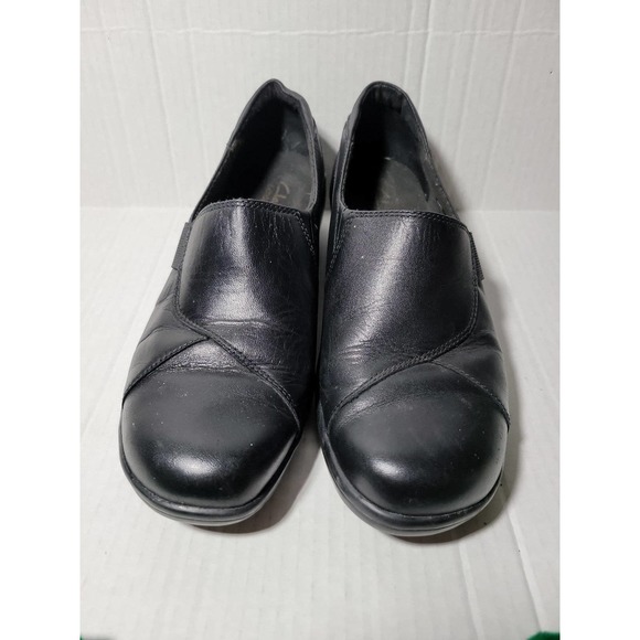 Clarks | Shoes | Clarks Bendable Womens Shoes Size 75 | Poshmark